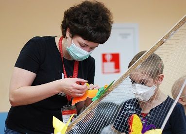 Как привлечь энергию зумеров в волонтерство | благотворительный фонд ...